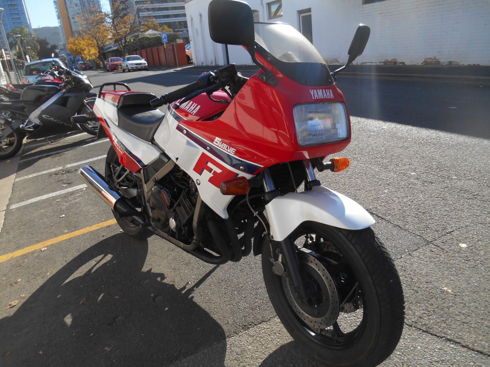1986 YAMAHA FZ750 ROAD - JBMD5190762 - JUST BIKES